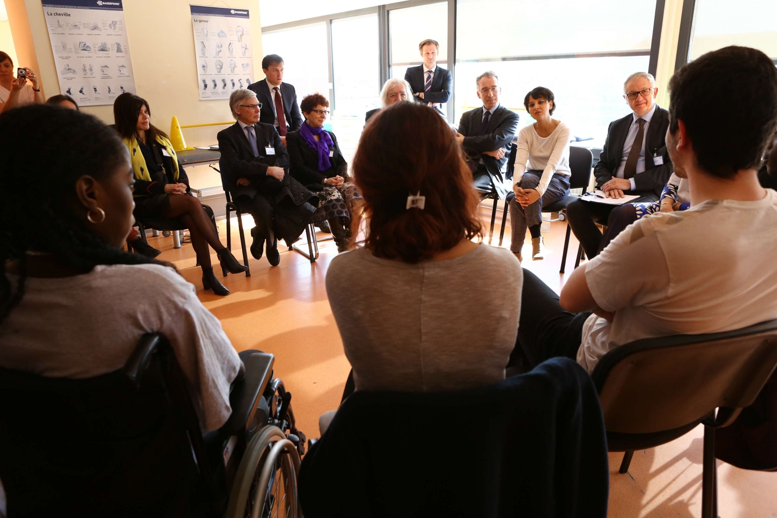 Scolarité à l'hôpital : visite à la clinique Édouard Rist - Najat ...